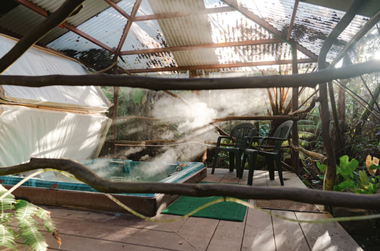 The Best Airbnb's for Your Hawaii Elopement. - Emilee Setting