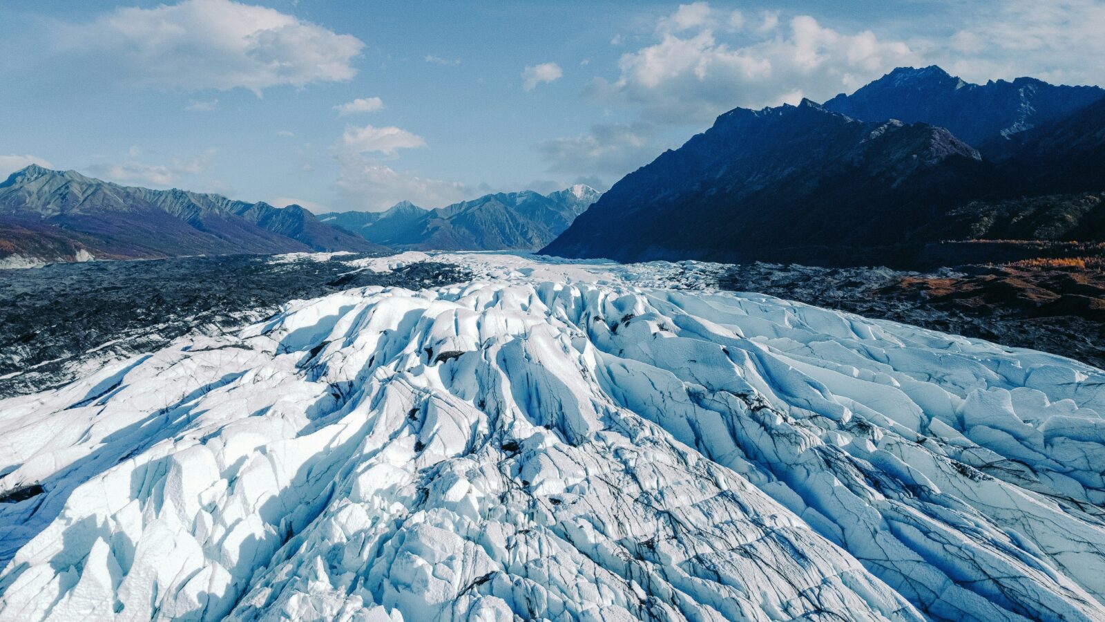 Alaska Elopement Guide + Alaska Elopement Locations - Emilee Setting